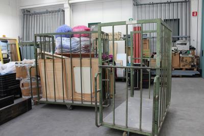 Lot Shelving and trolleys for yarns