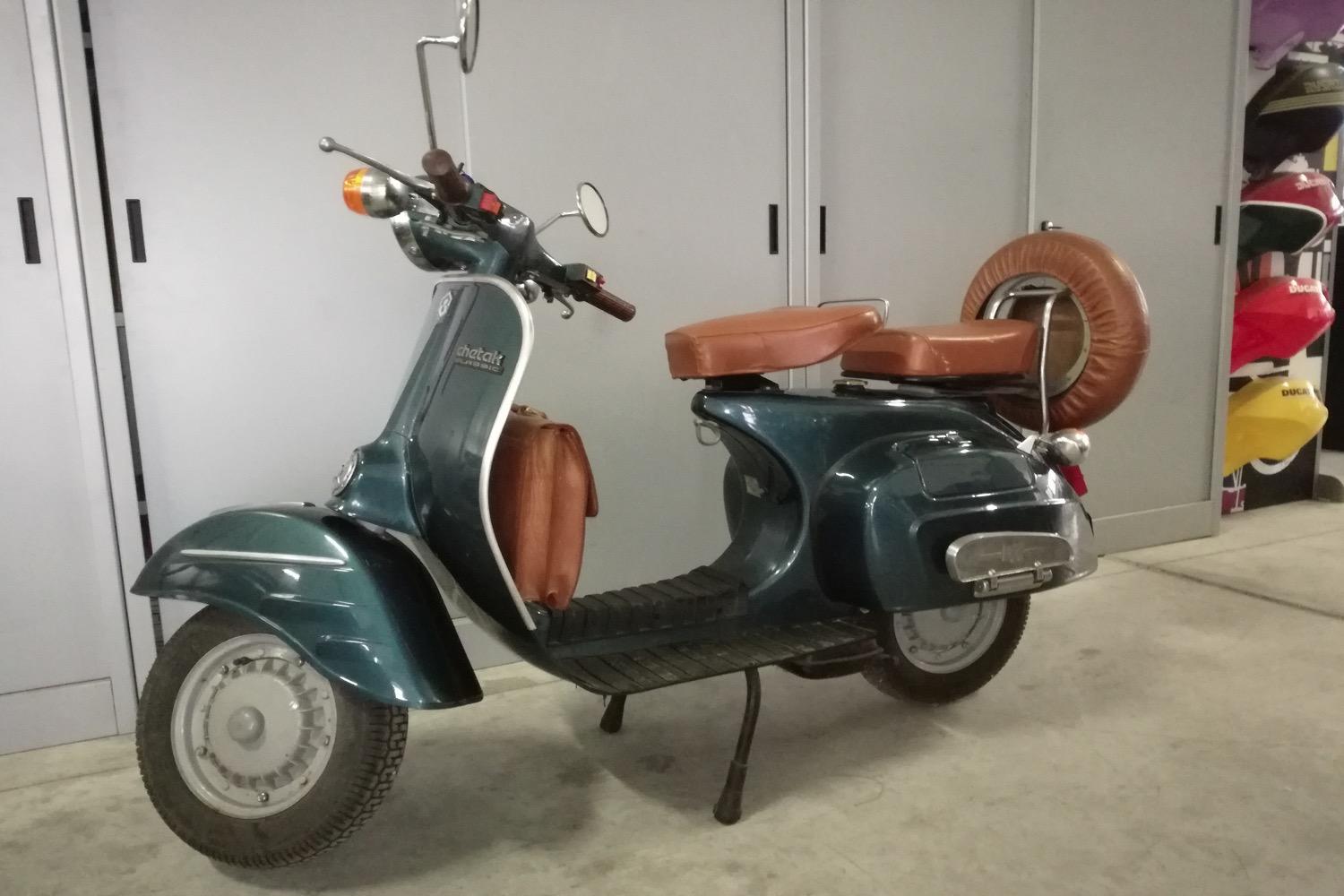 Lot Bajaj Chetak Classic 150 cc motorcycle