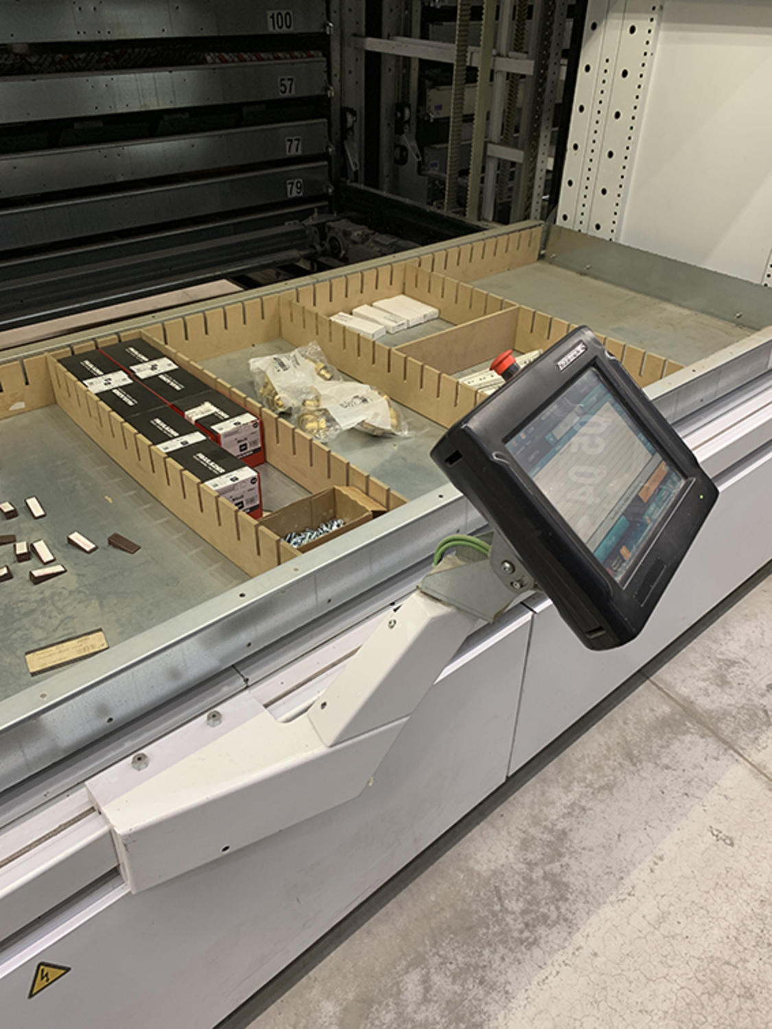 Lot System Modula ML50 D vertical automatic storage system