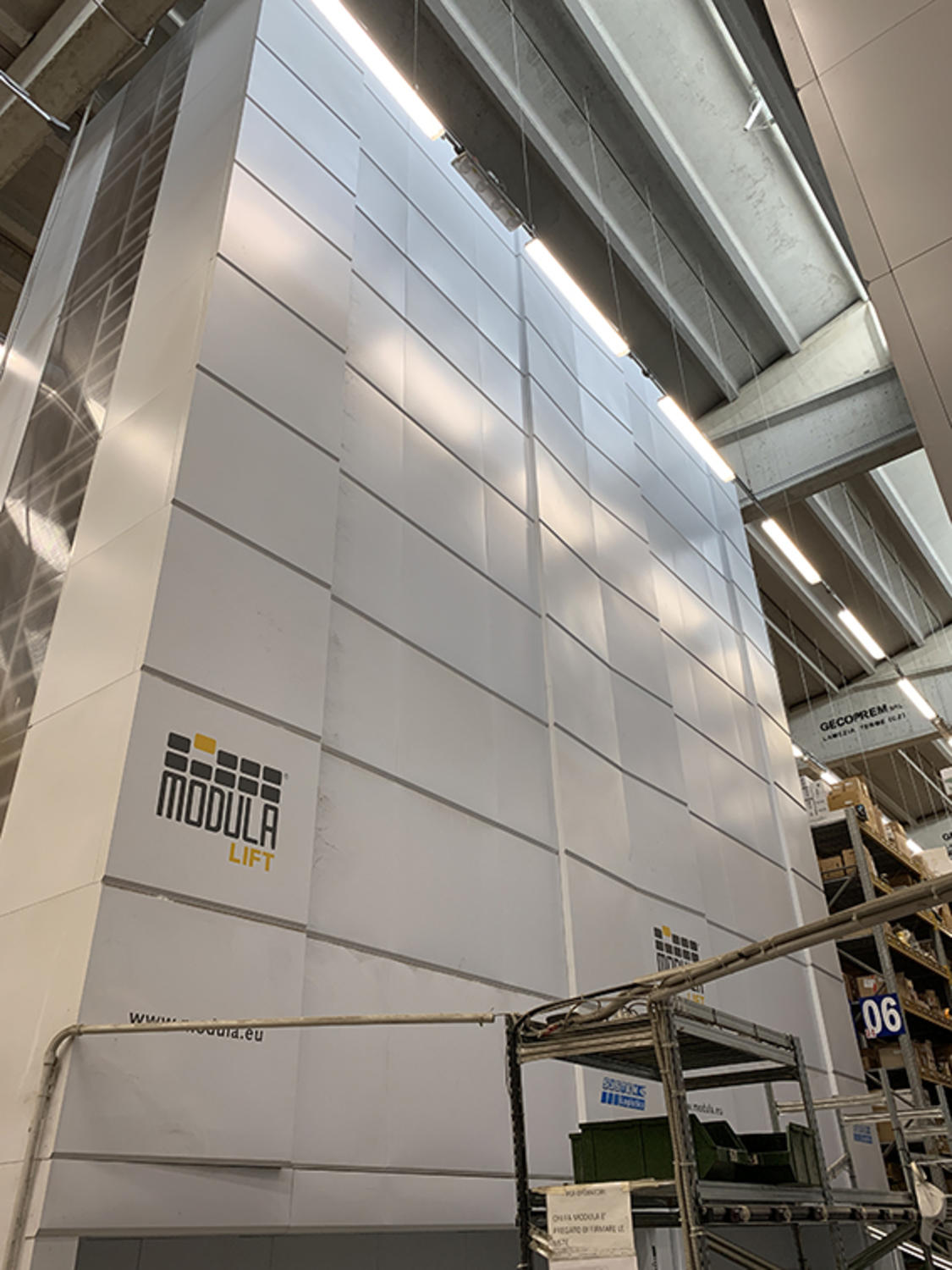 Lot System Modula ML50 D vertical automatic storage system