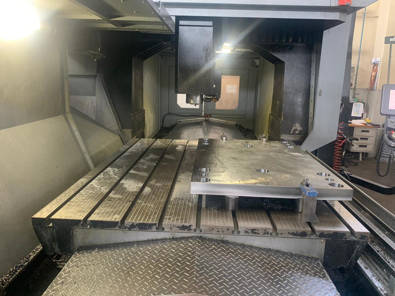 Lot Hurco DCX 22 portal and horizontal machining center