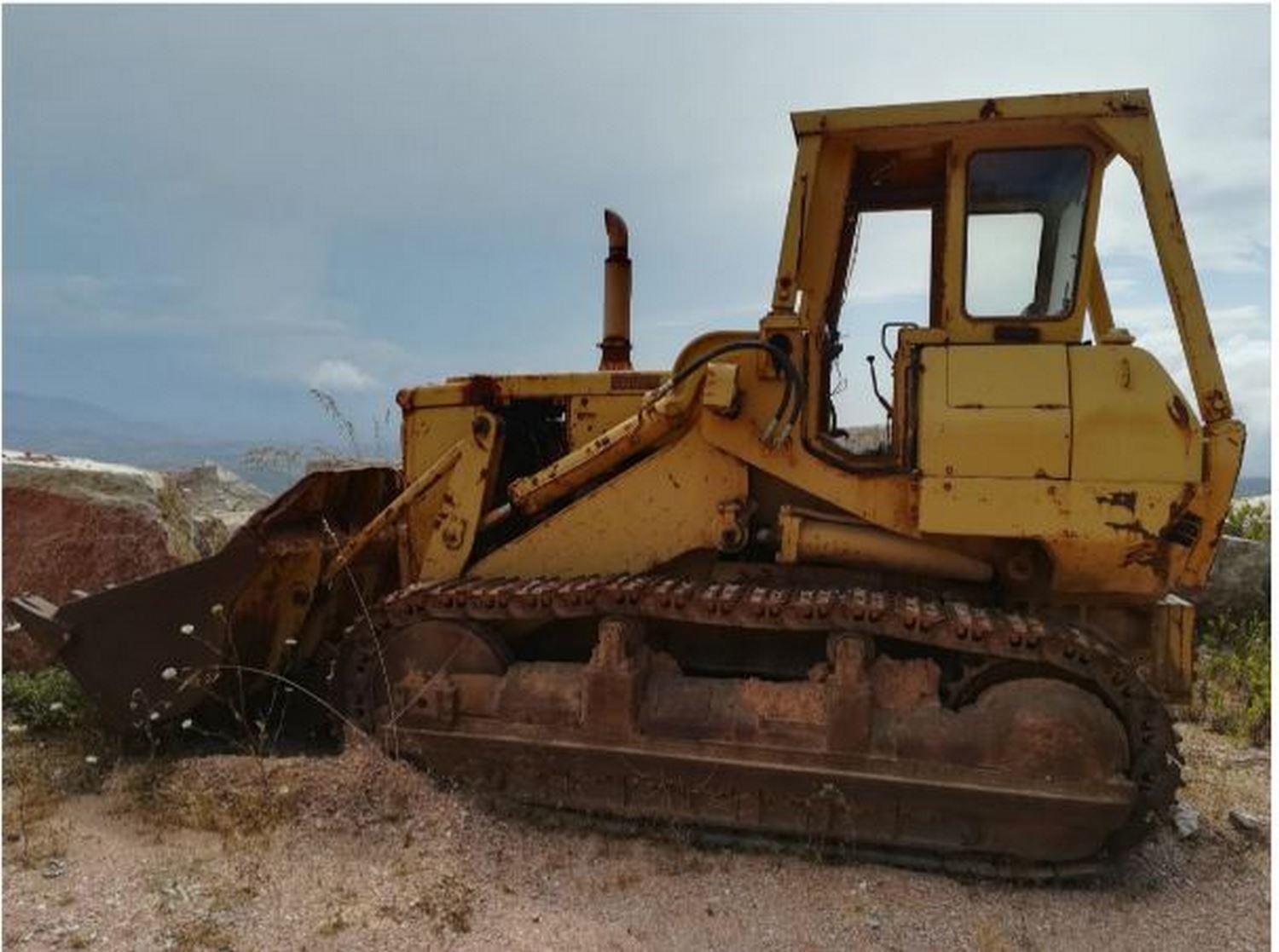 Lot Komatsu crawler loader