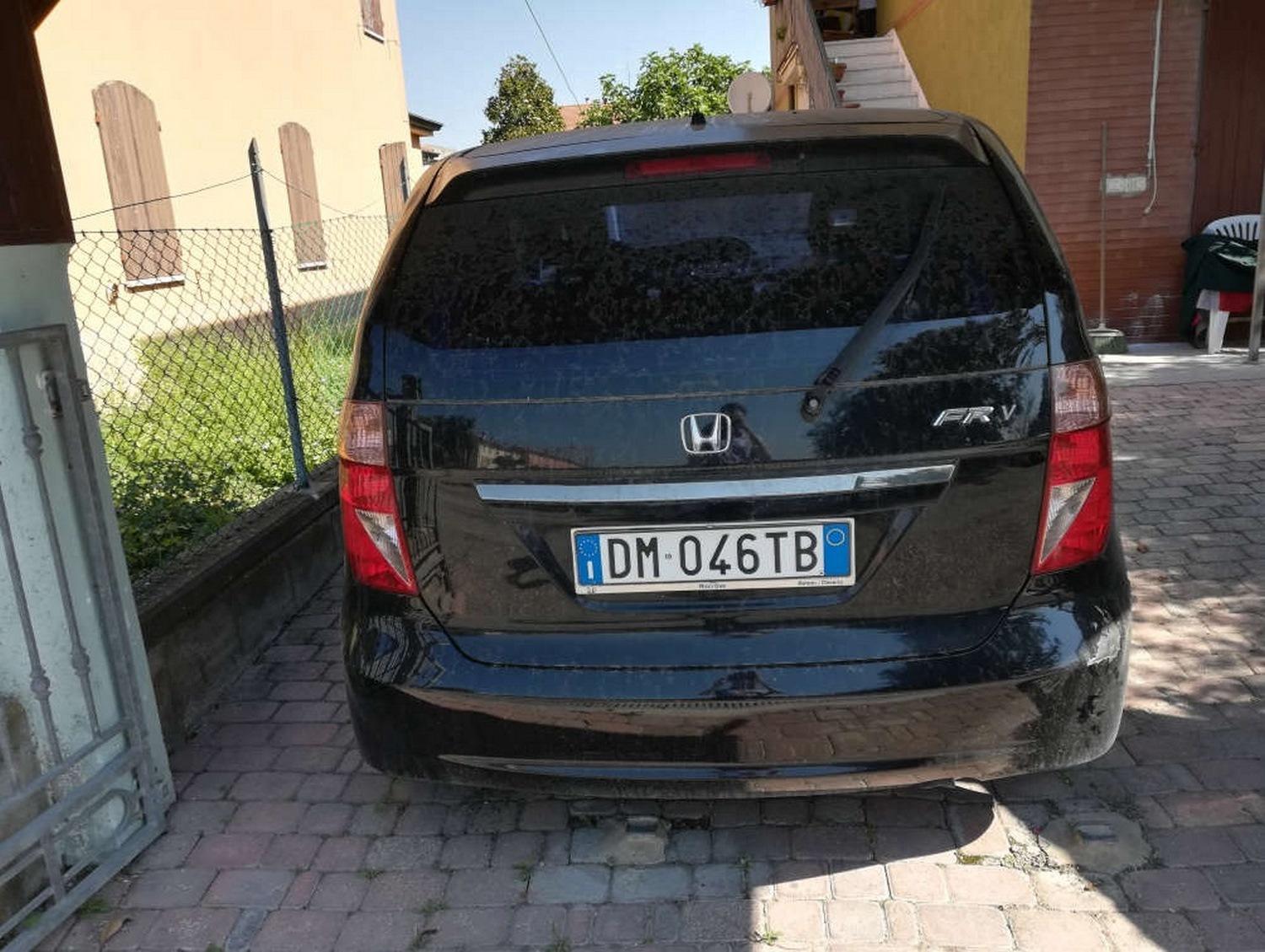 Lot Honda FRV car