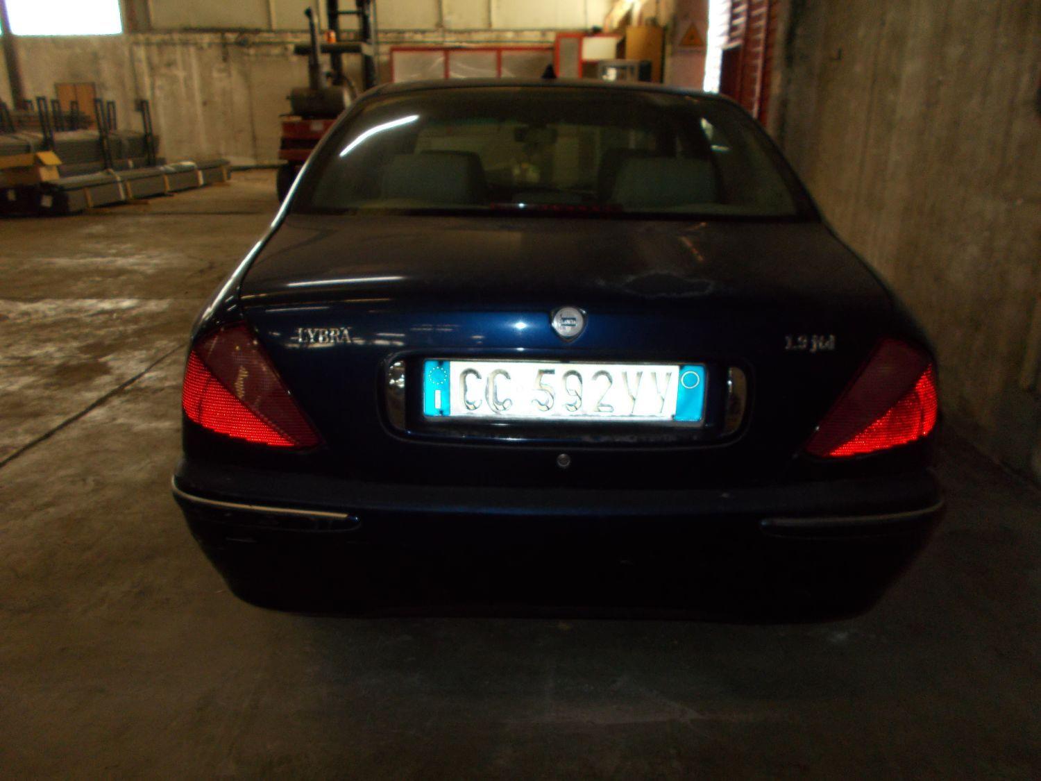 Lot Lancia Libra car