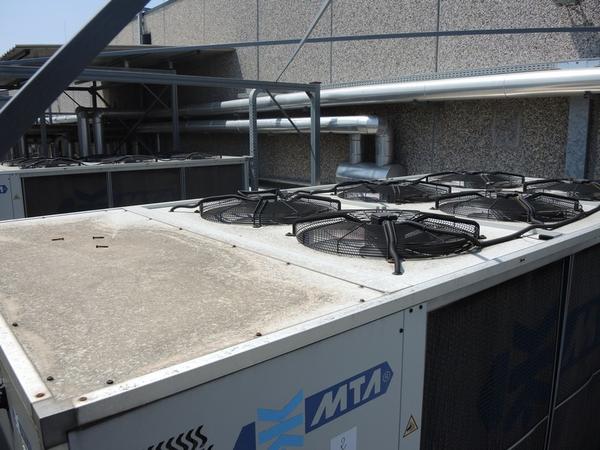 Lot MTA chiller