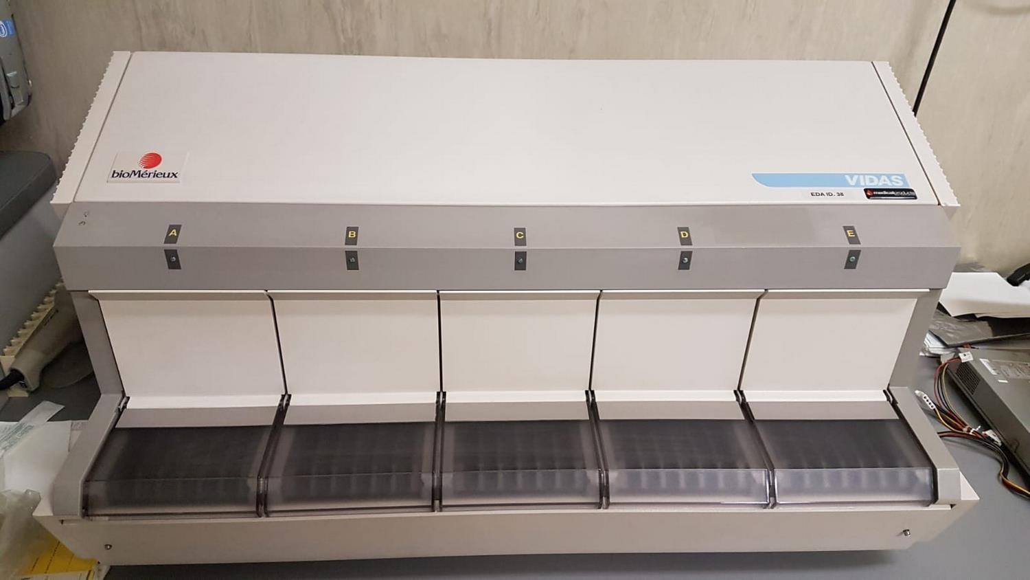 Lot Biomerieux Vidas machinery