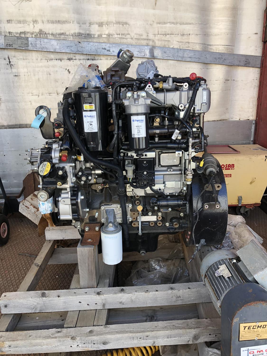 Lot Perkins 4-cylinder turbo engine