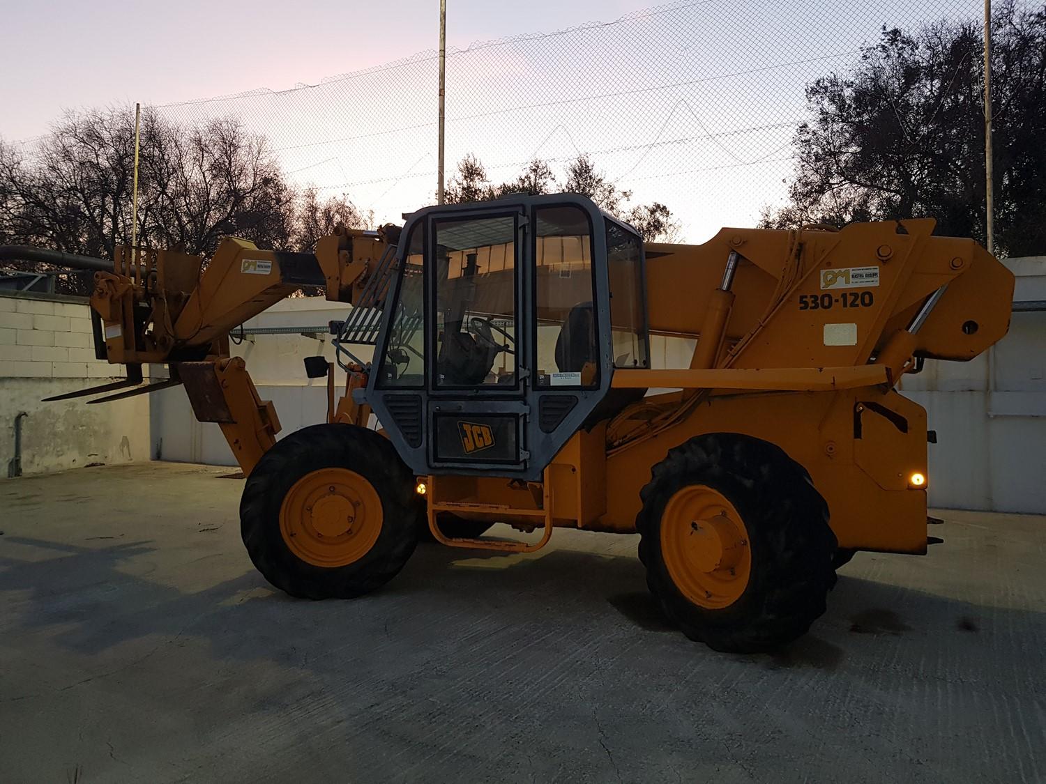 Lot JCB 530-120 Telescopic lifter