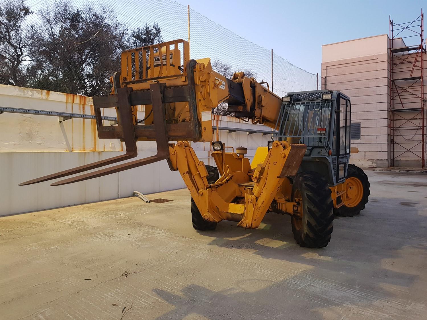 Lot JCB 530-120 Telescopic lifter