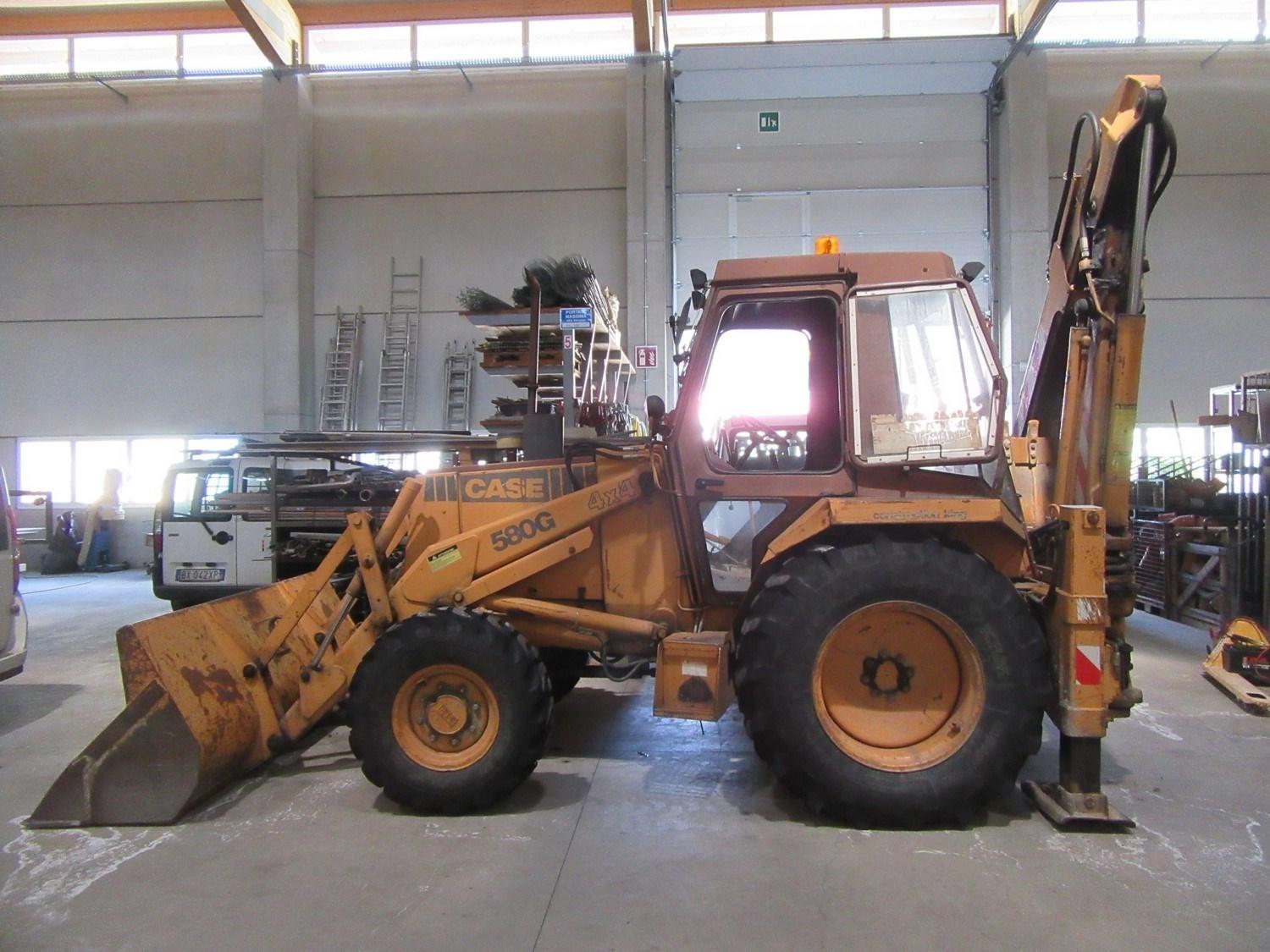 Lot Case 580 / G backhoe loader