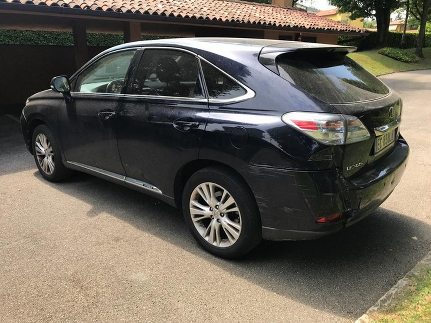 Lot Lexus Hybrid car