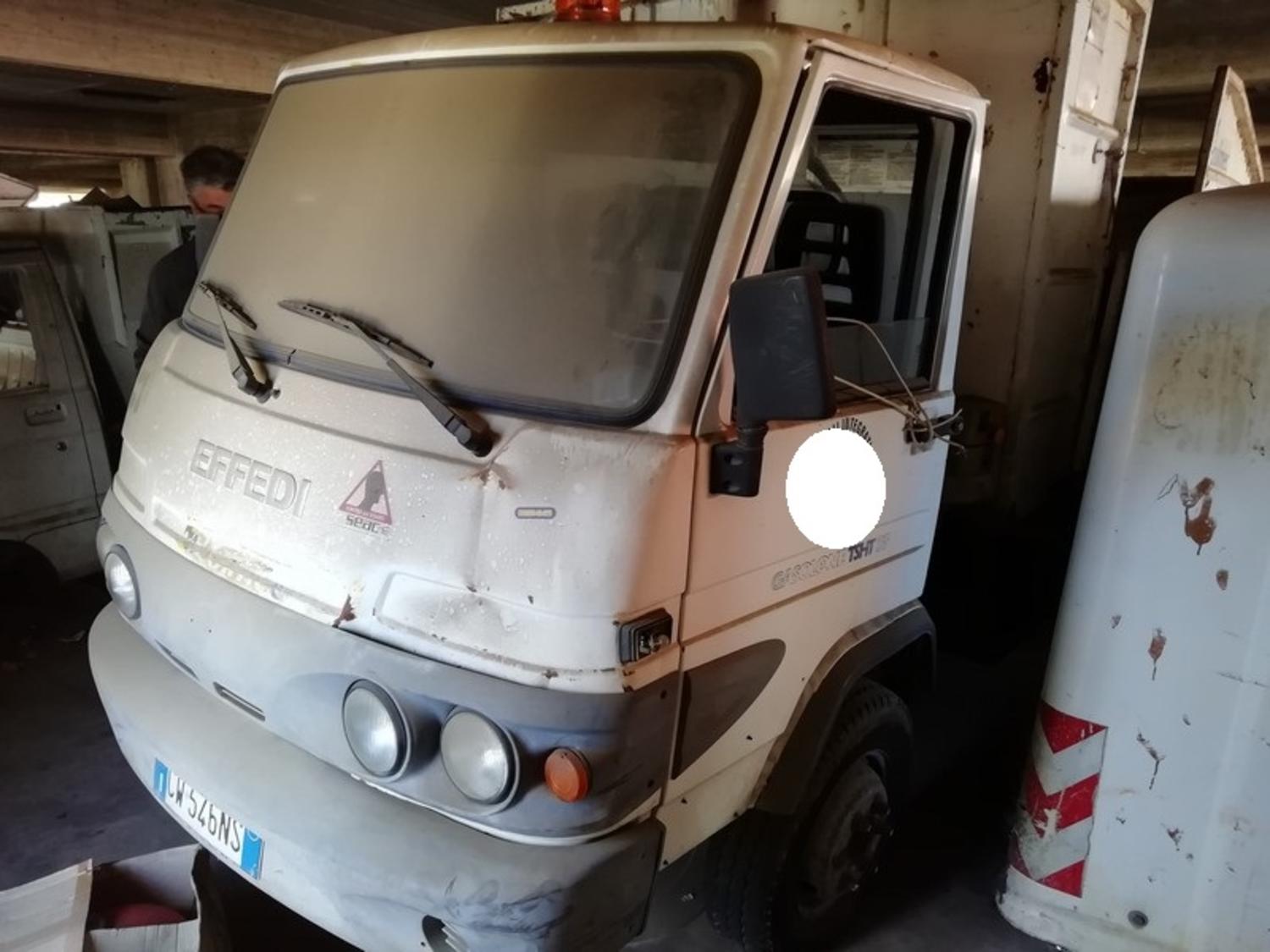 Lot Effedi Gasolone truck