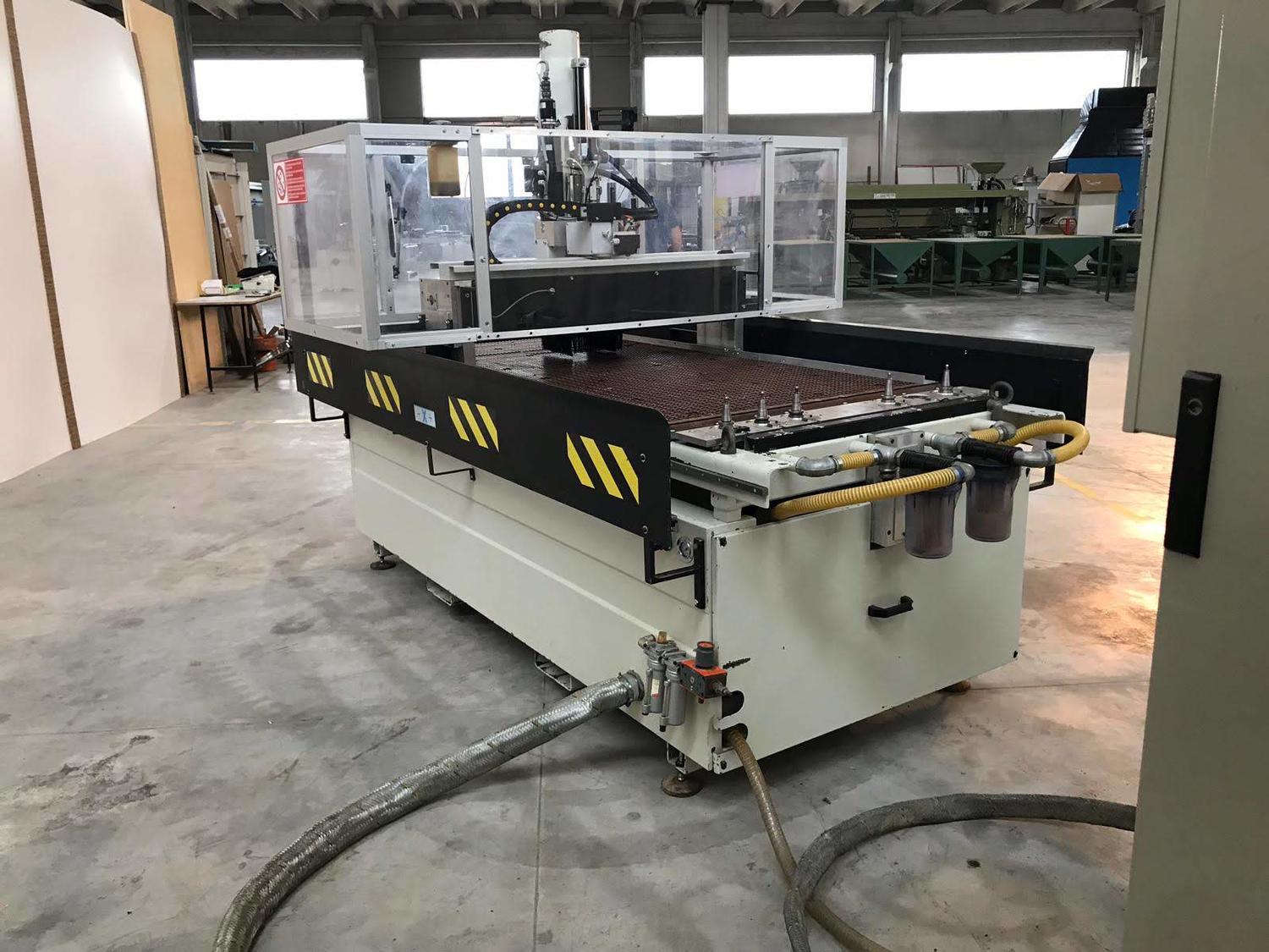 Lot Bulleri wood working center