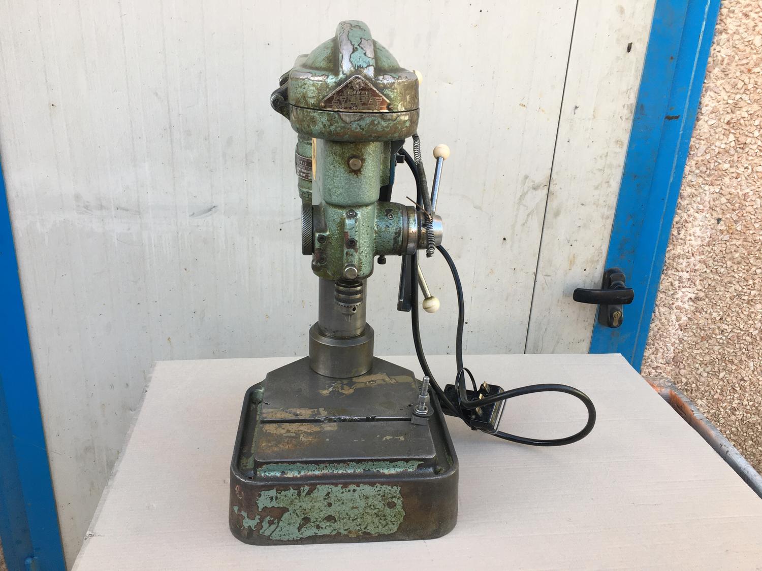 Lot Bench drill