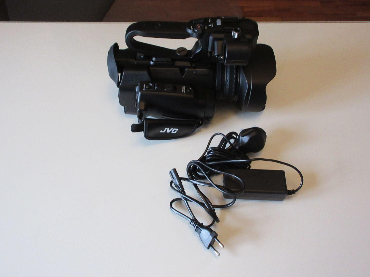 Lot JVC cameras