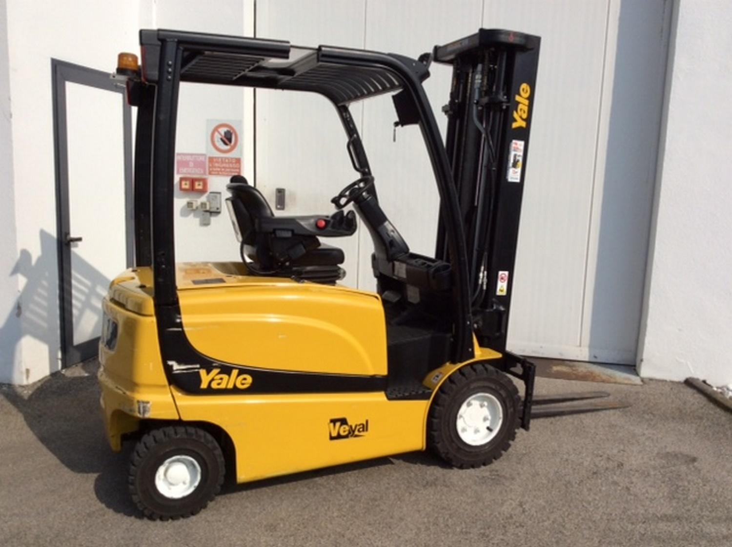 Lotto Yale carrello elevatore ERP 25 VL