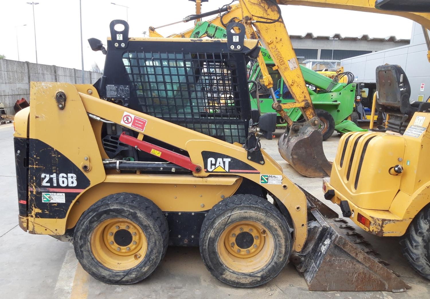 Lot Cat 216B skid steer