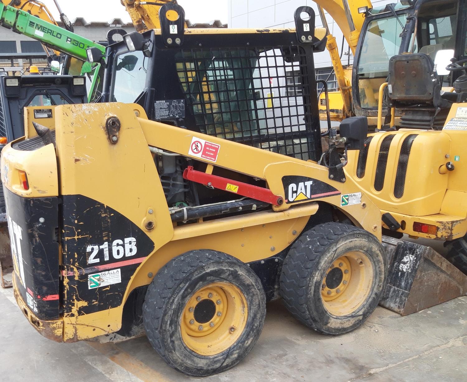 Lot Cat 216B skid steer