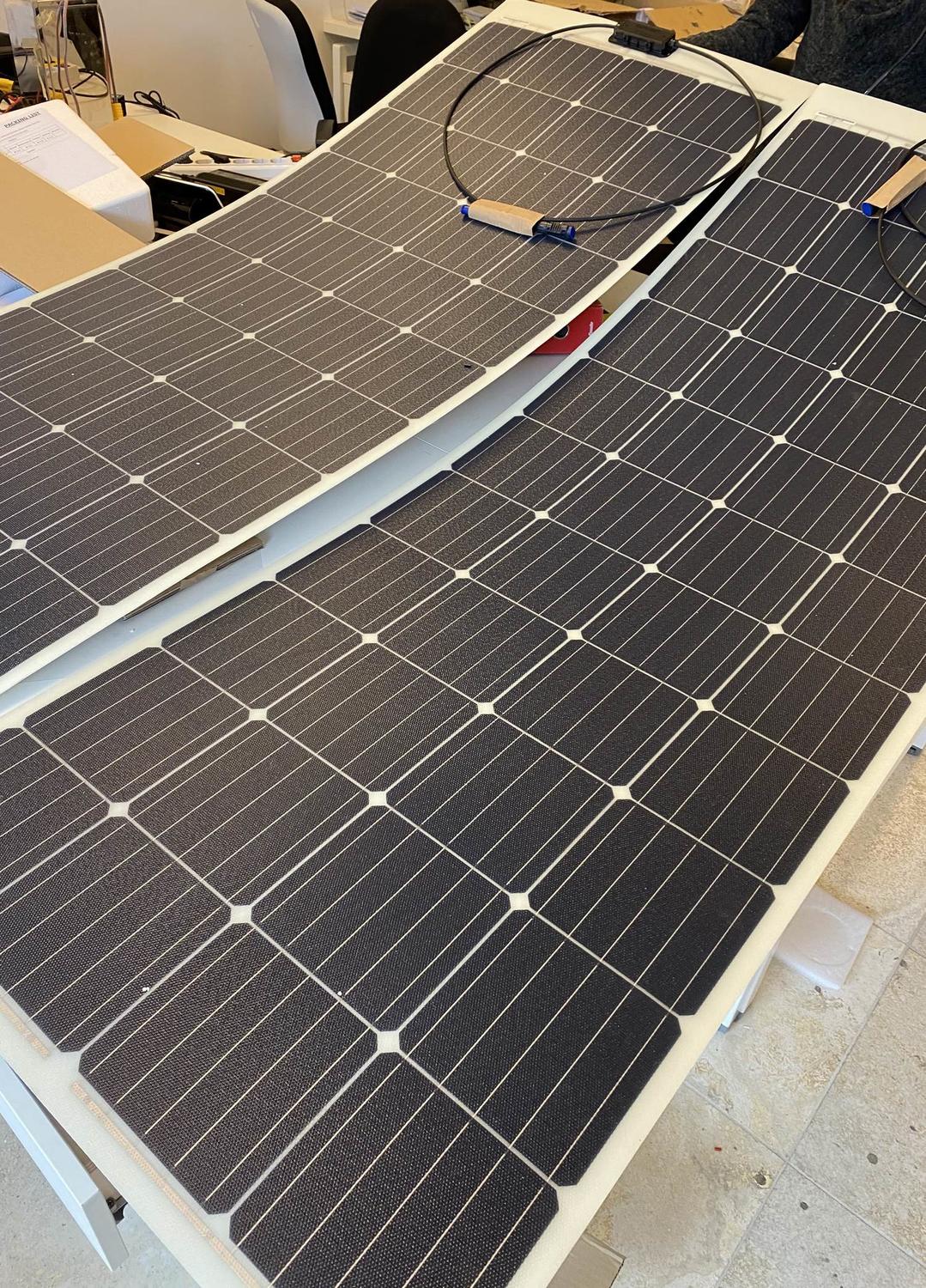 Lot Flexible photovoltaic module