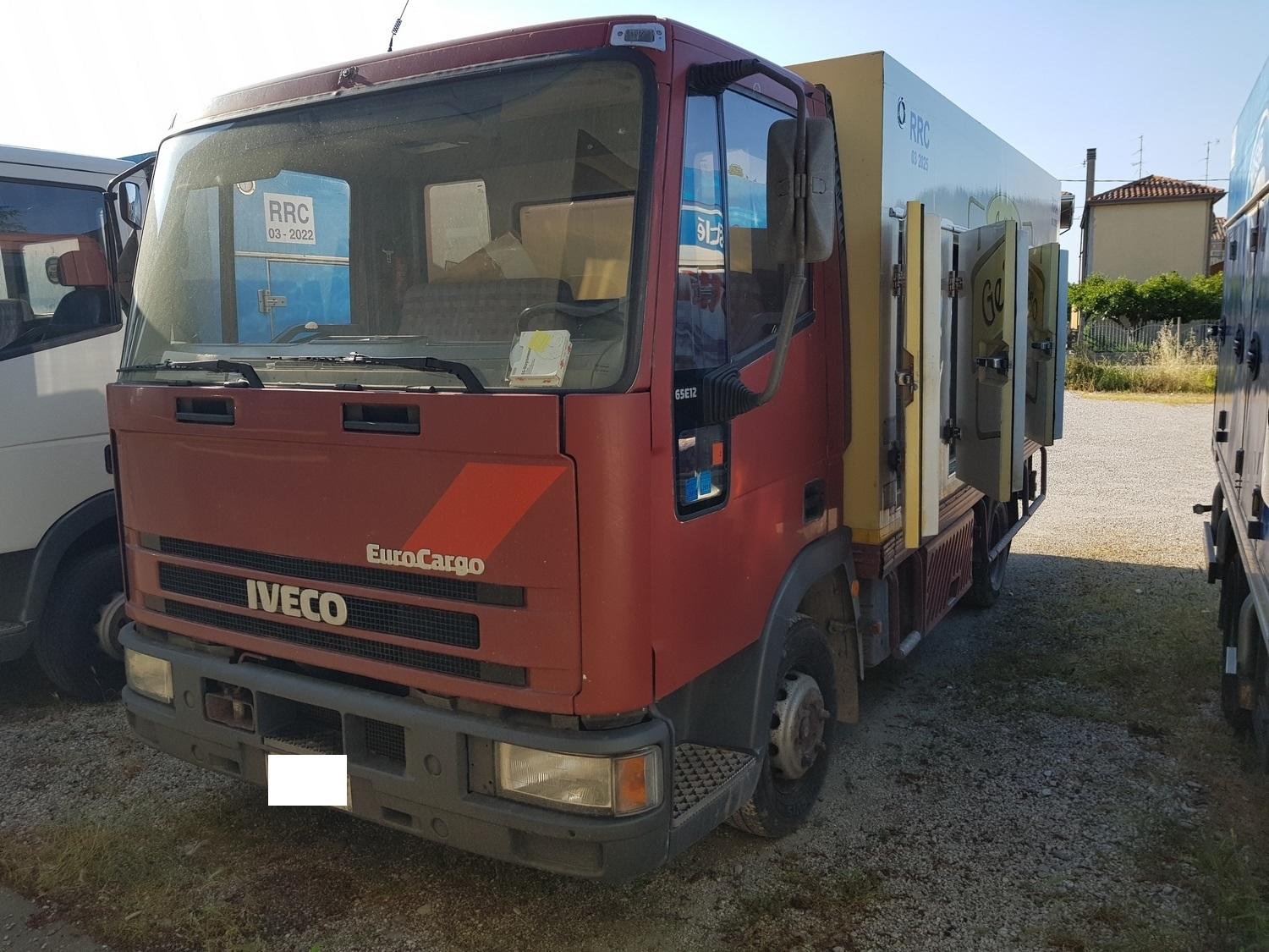 Lot Iveco 65E12 truck