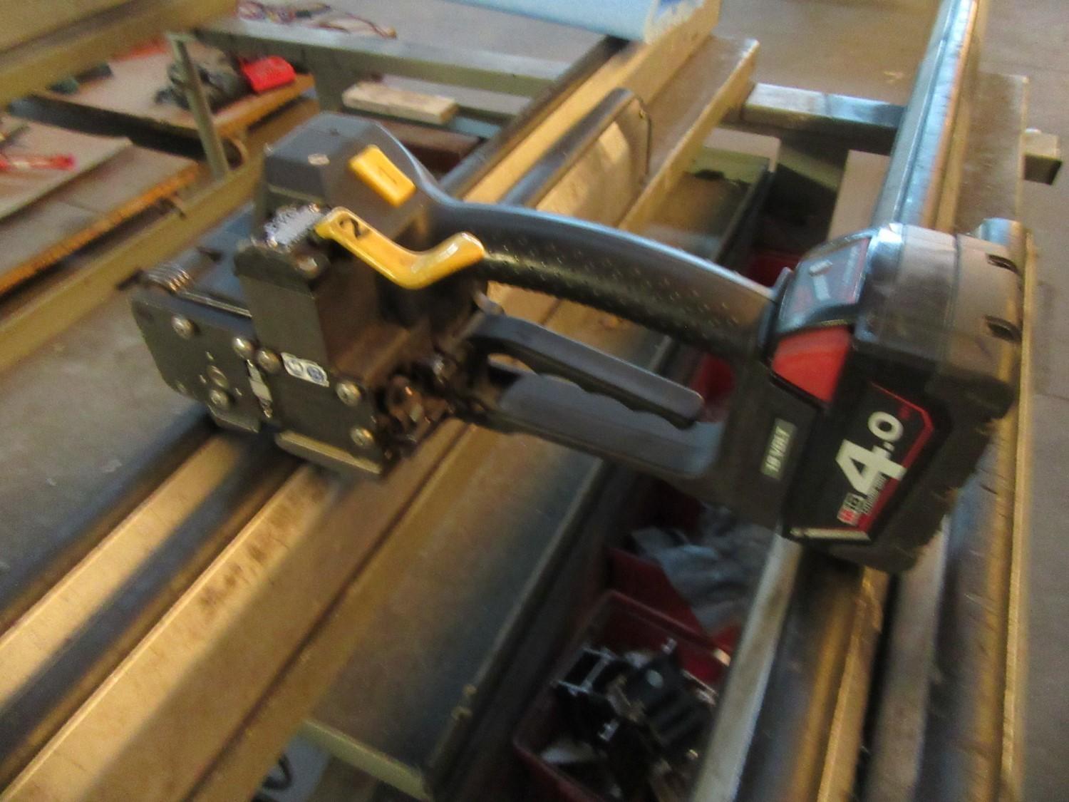 Lot Fromm P326 automatic strapping machine