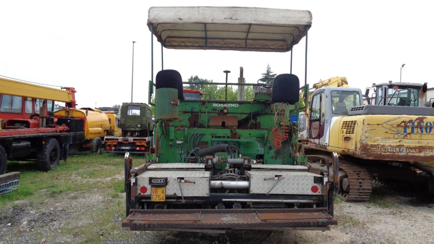 Lot Barber Greene BG230 paver