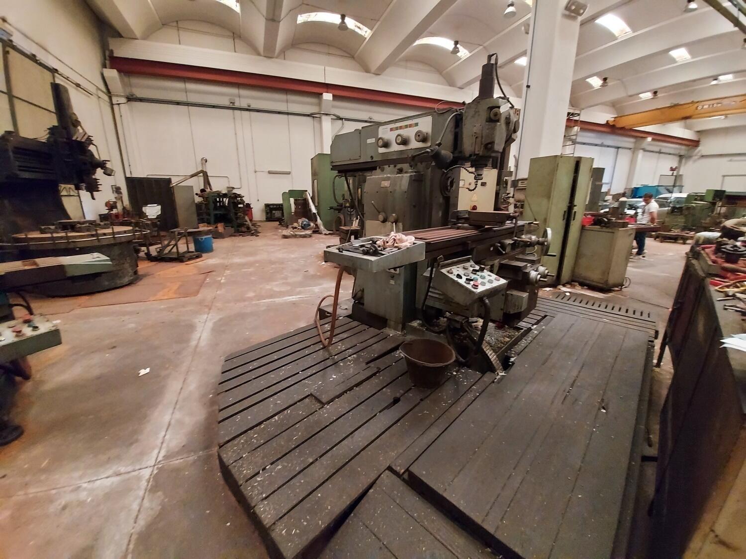 Lot CMT universal milling machine