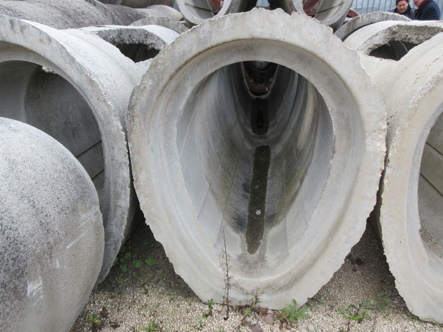 Lot Ovoid pipes and sewer bottoms