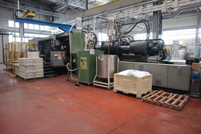 Lot Sandretto Mega HC press and Jrobi robot