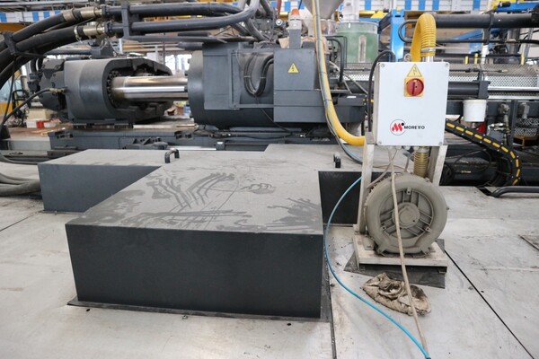 Lot Sandretto Mega HC press and Jrobi robot