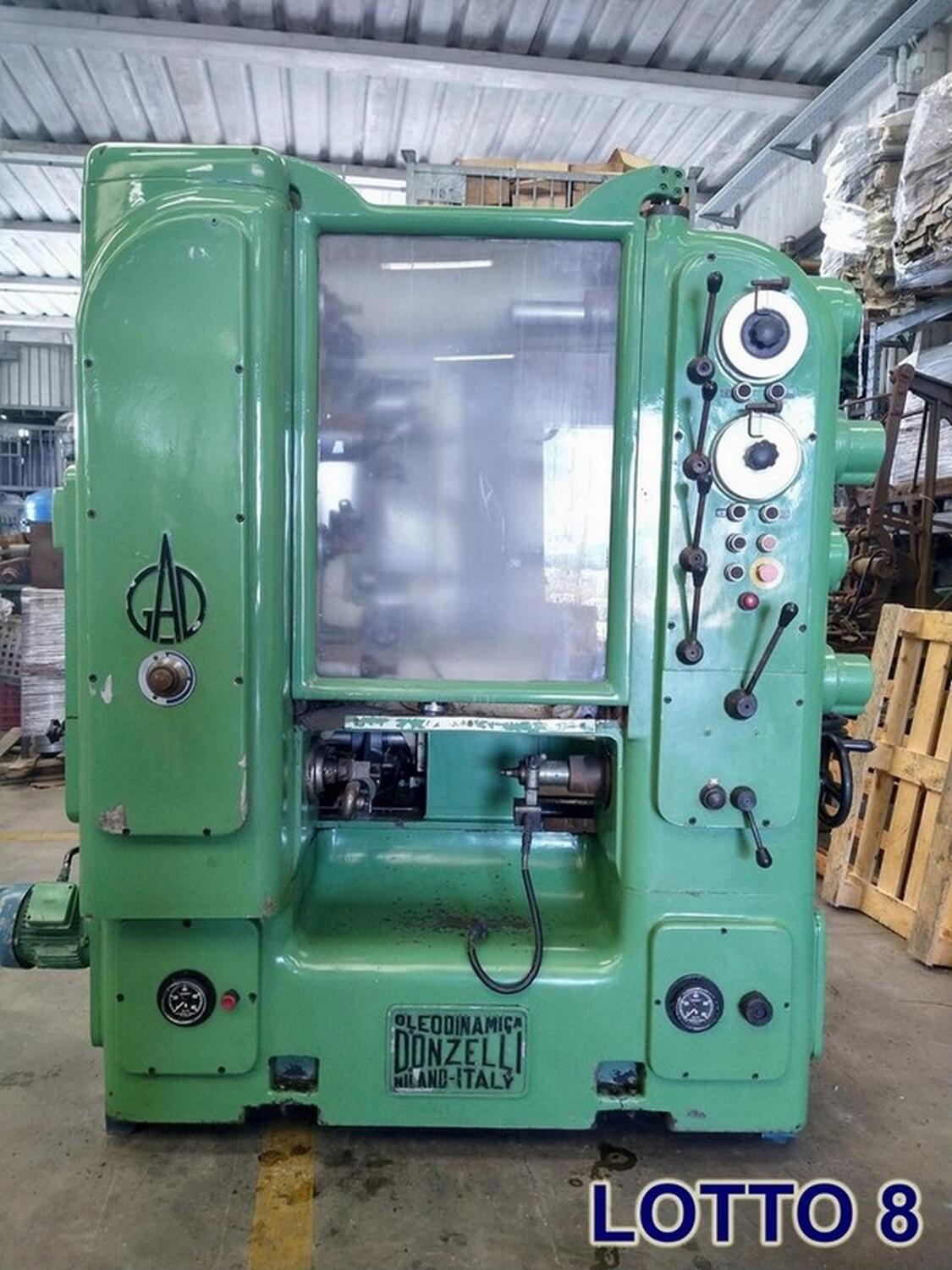 Lot Donzelli roughing machine and pavers