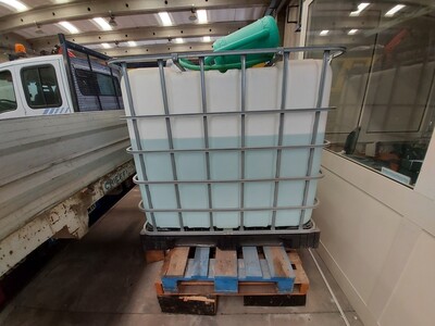 Lot Yara tank with AdBlu liquid