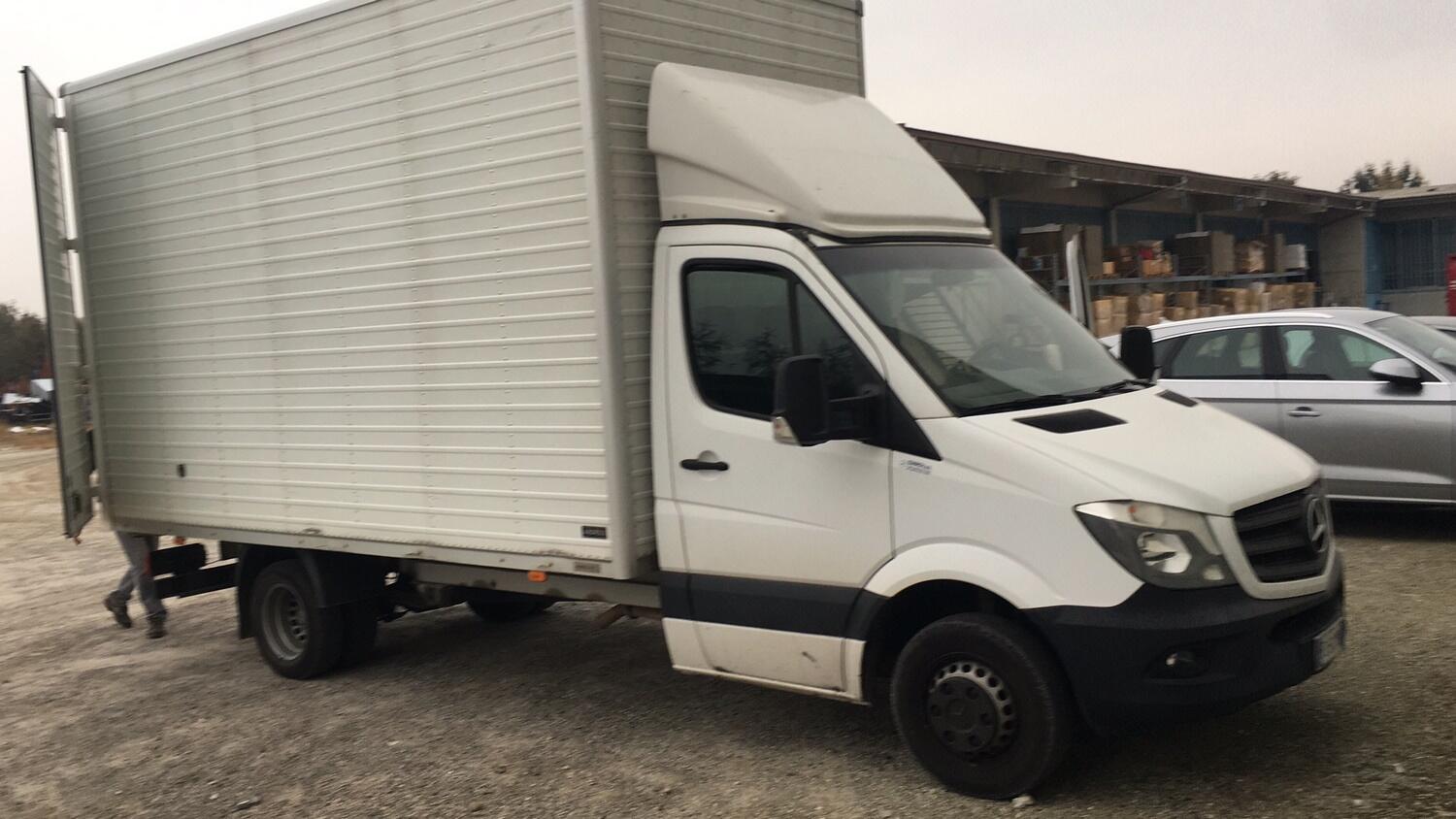 Lot Mercedes Sprinter box van