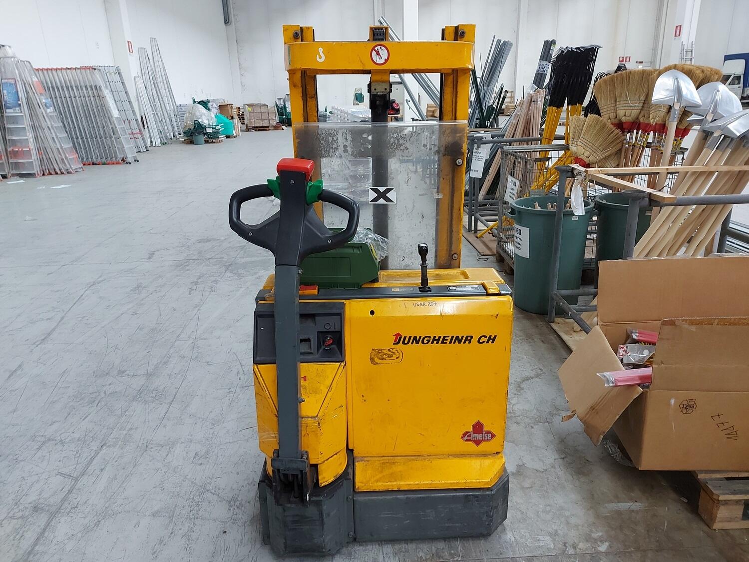Lot Jungheinrich forklift