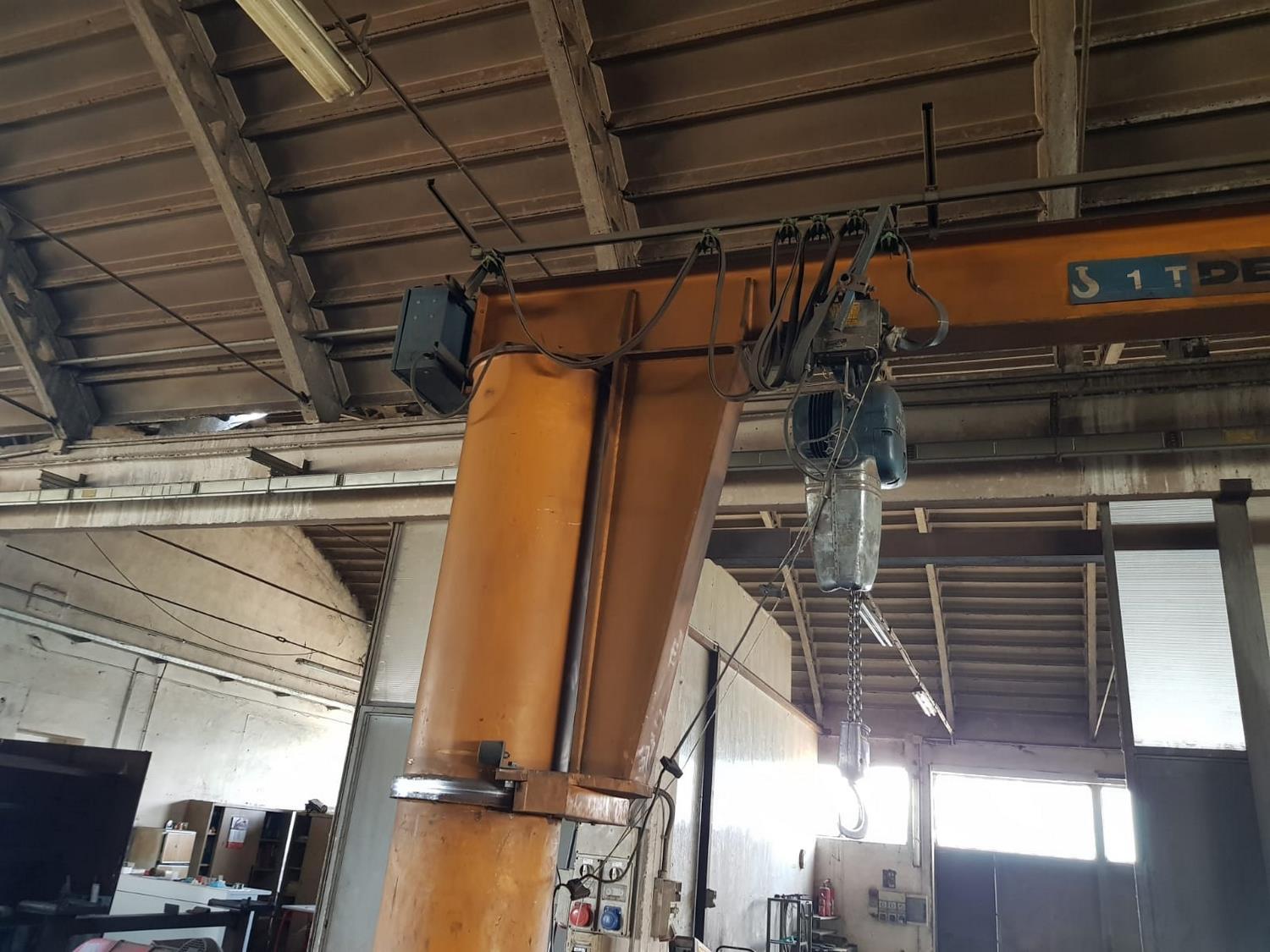 Lot Demag jib cranes