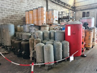 Lot Raw tanks and tank bottoms