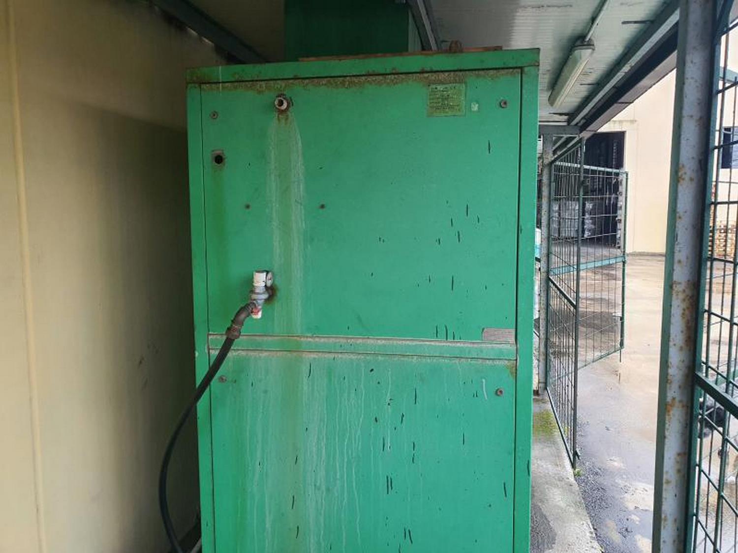Lot Green Box chiller