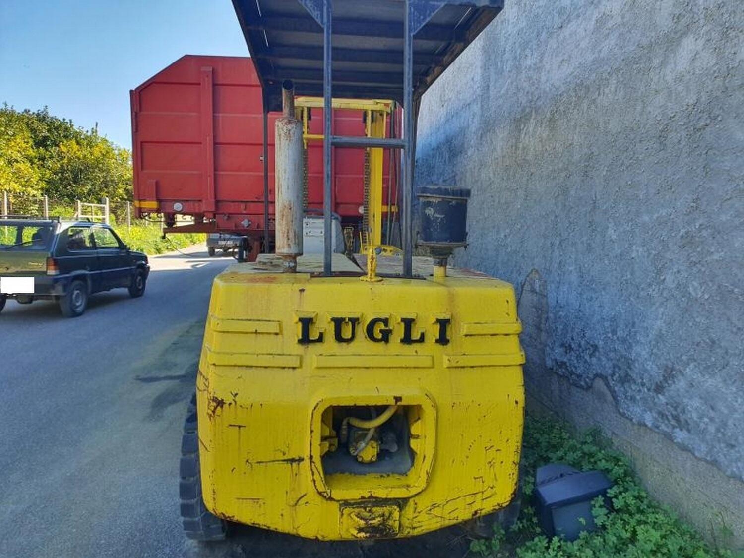 Lot Lugli forklift