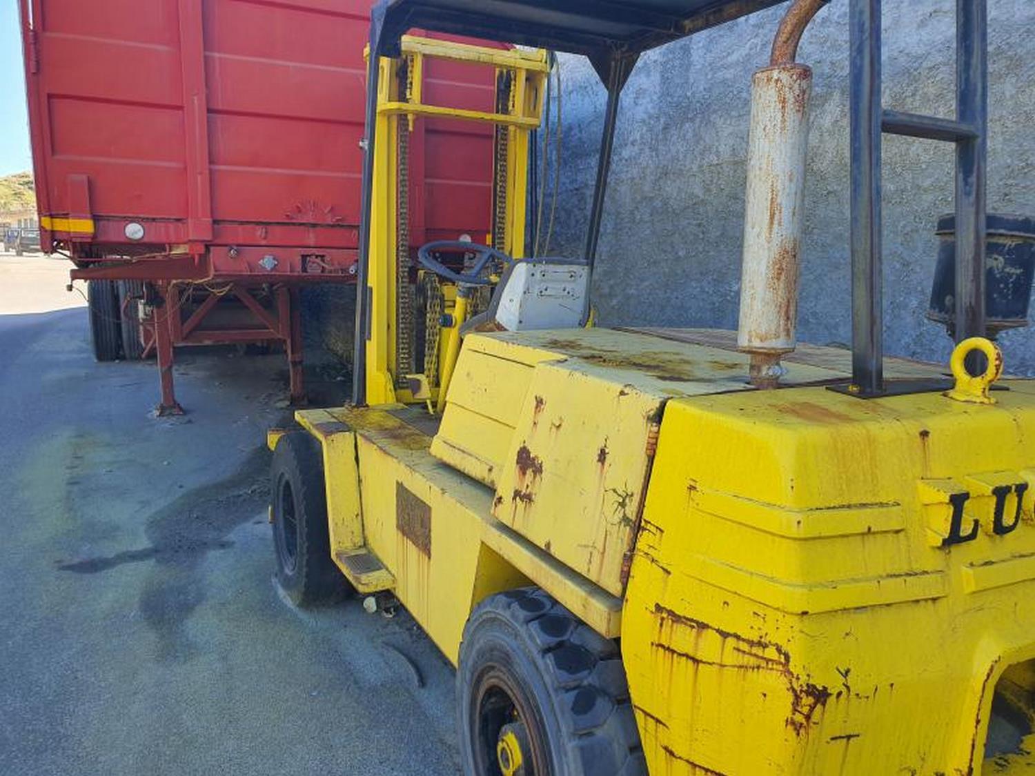 Lot Lugli forklift