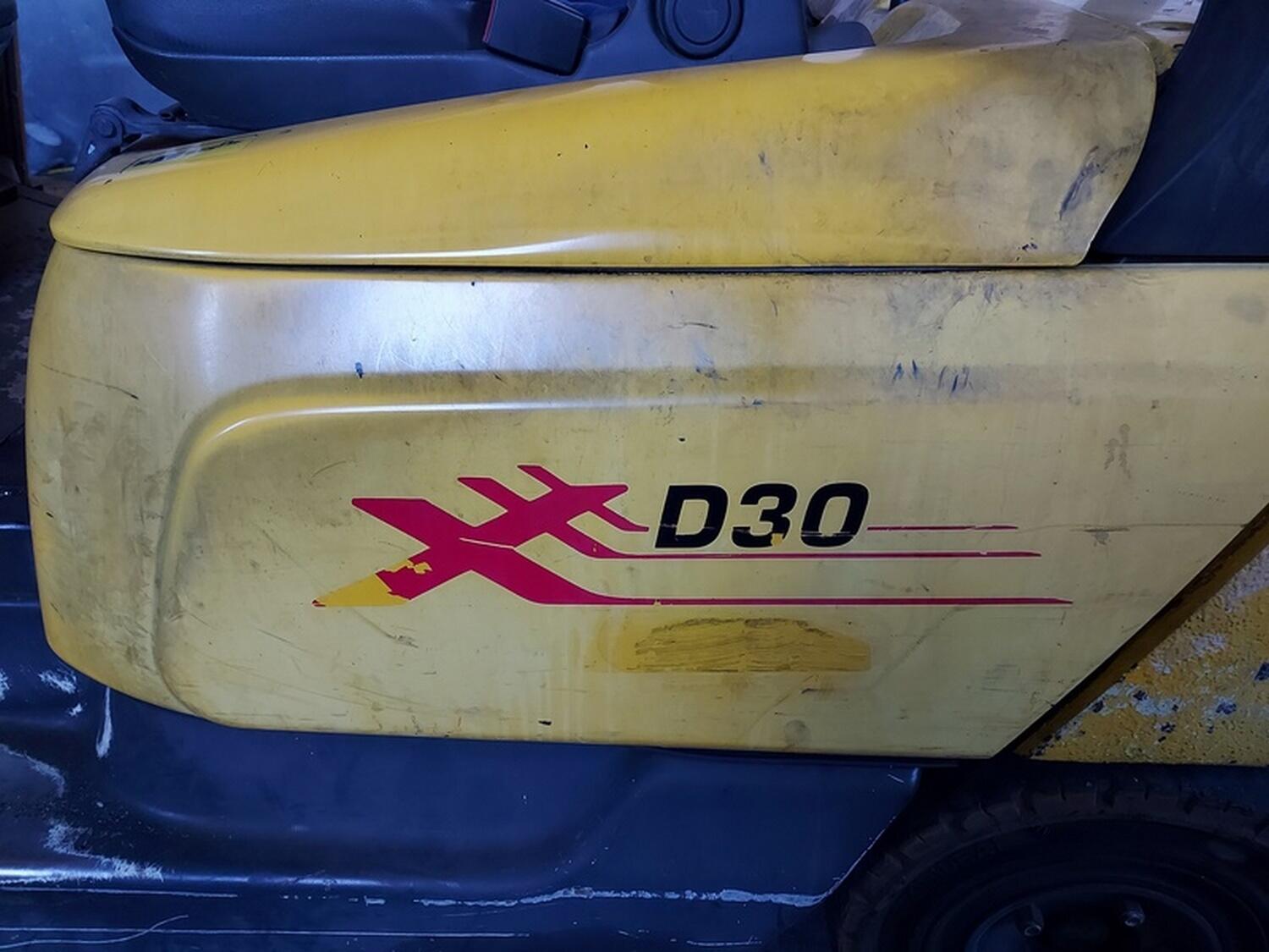 Lot OM XD30 forklift