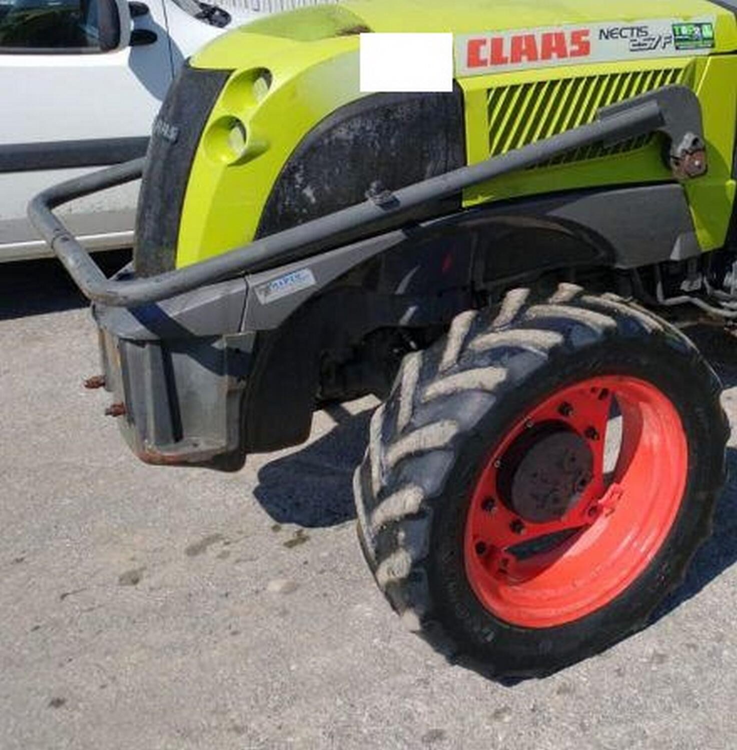 Lot Claas farm tractor