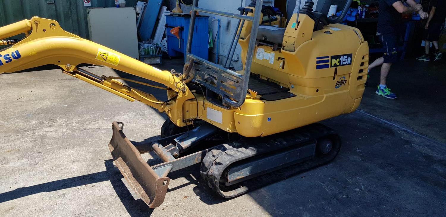 Lot Komatsu PC15R mini excavator