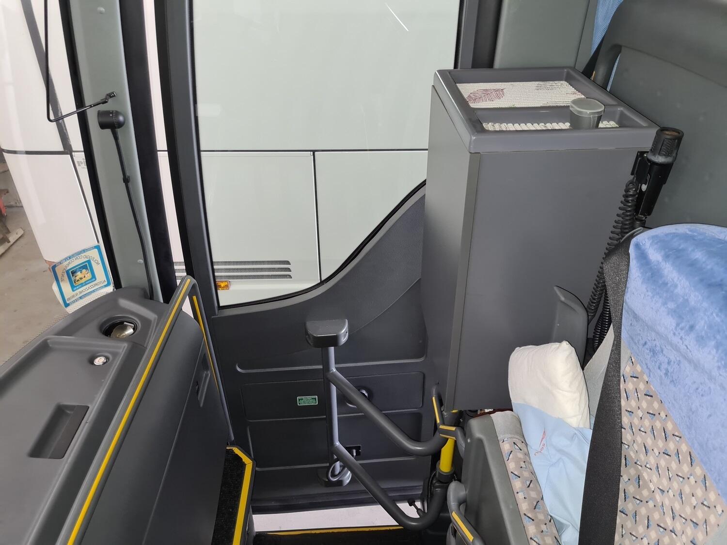 Lotto Autobus 55 posti Evobus MB Tourismo 15 rhd