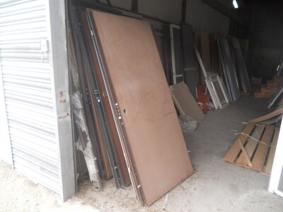 Lot Doors and windows