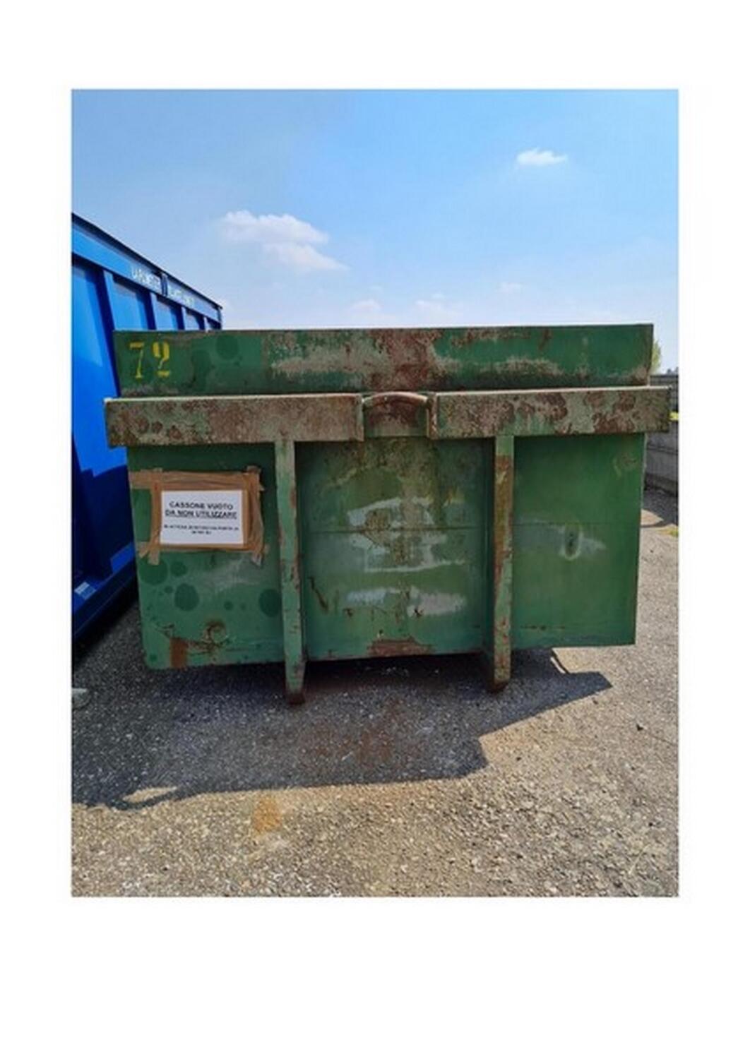 Lot Waste collection skip