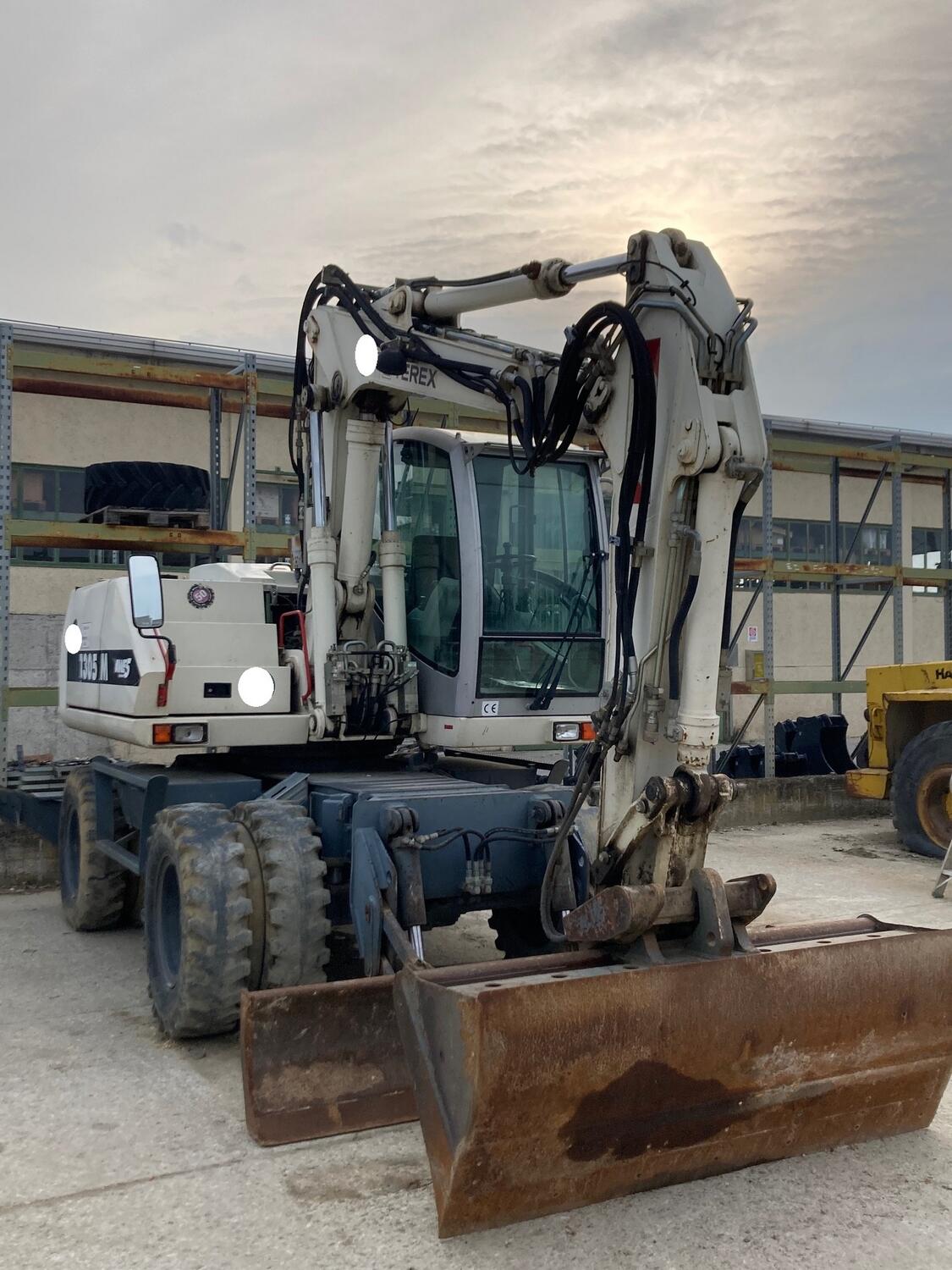 Lot Terex excavator