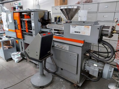 Lot Sandretto injection moulding machine