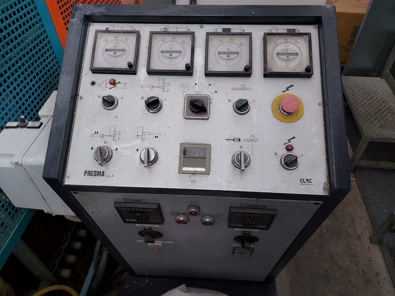 Lot Presma injection moulding machine