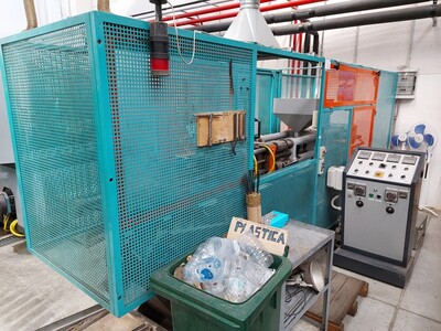 Lot Presma injection moulding machine
