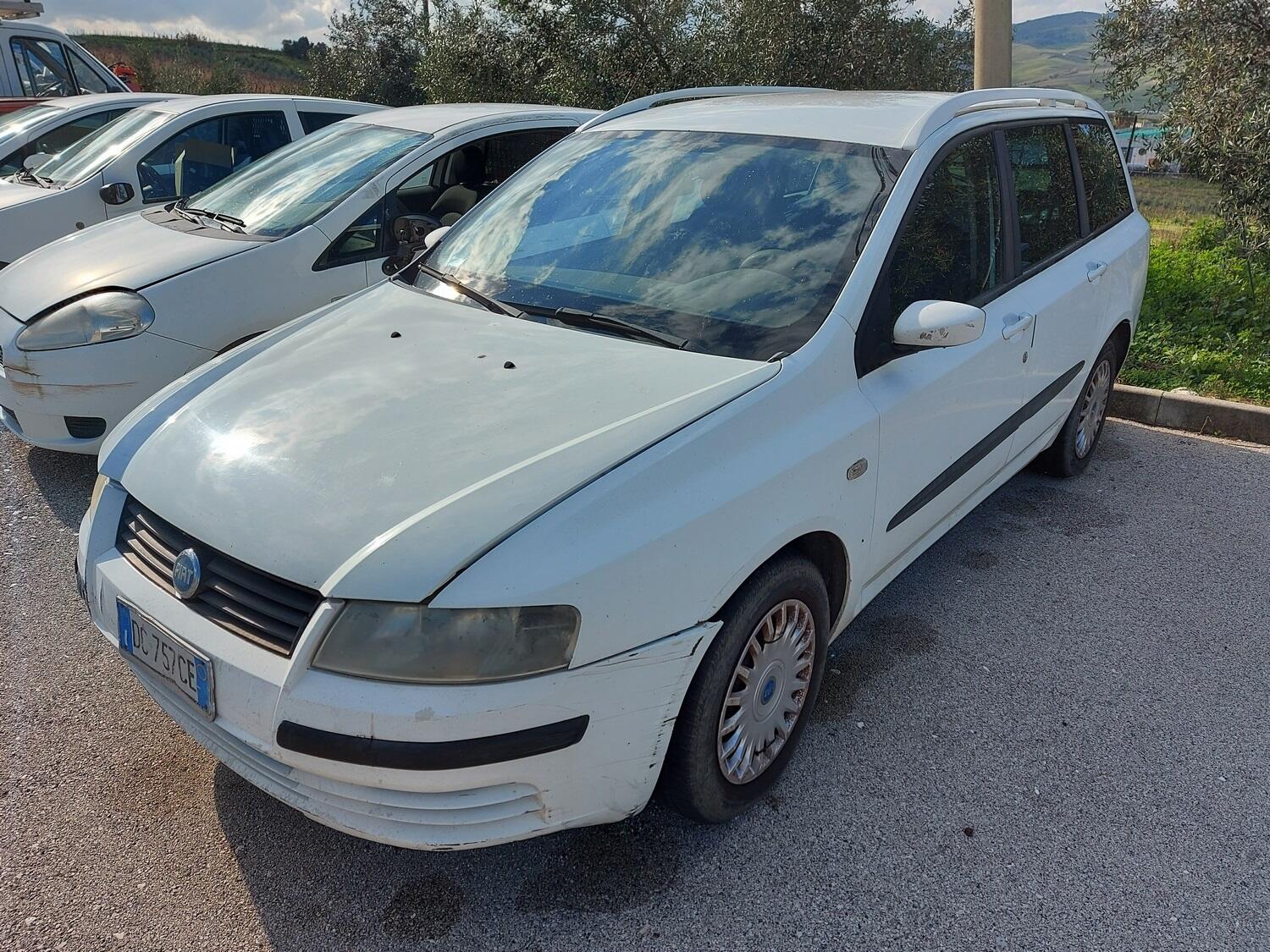 Lot Fiat Stilo SW truck